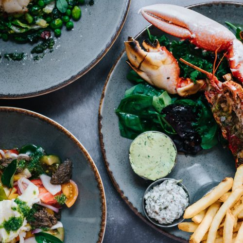 Picturesque Waterside Dining | The Bugle: Ideal Collection