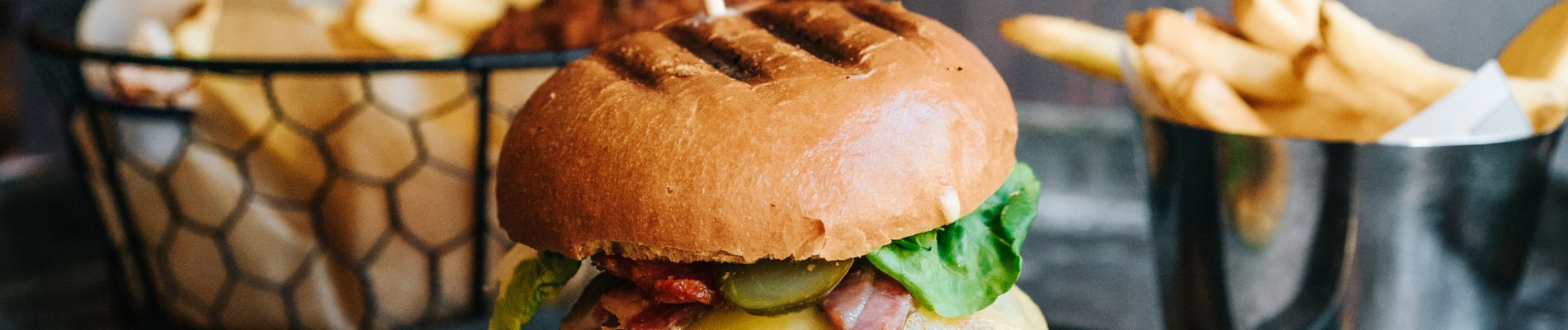 Picturesque Waterside Dining | The Bugle: Ideal Collection