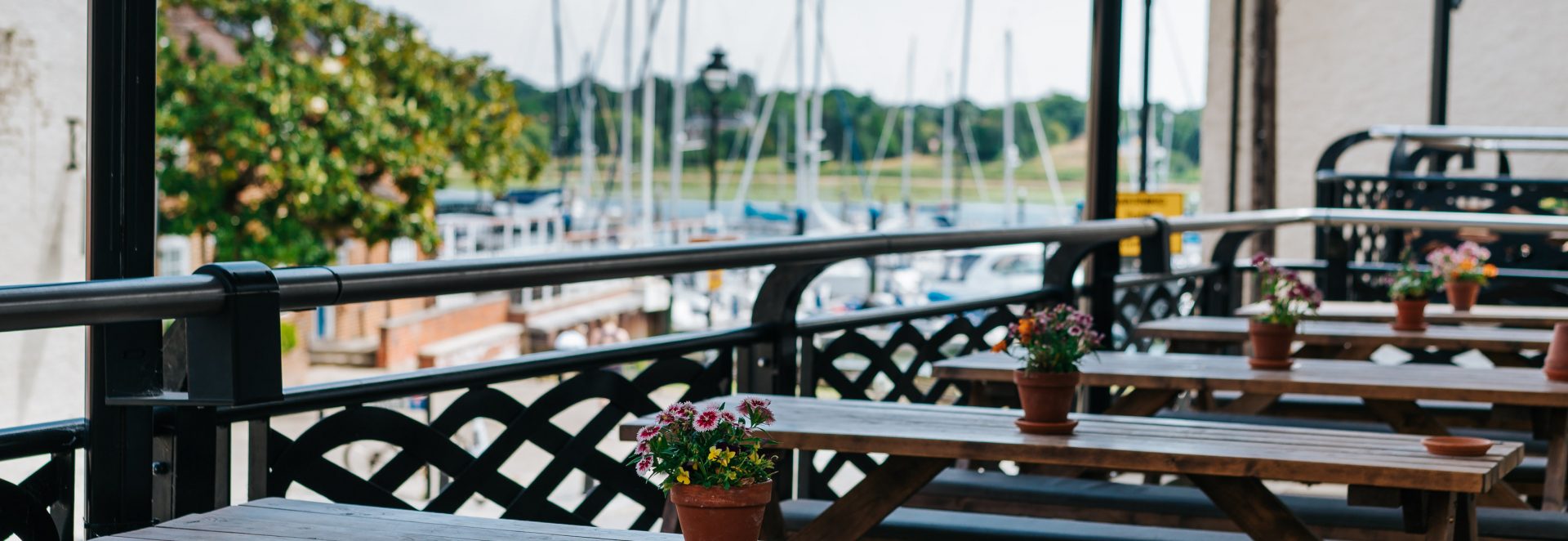 Picturesque Waterside Dining | The Bugle: Ideal Collection