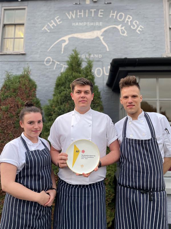 White Horse Otterbourne AA Rosette : Ideal Collection